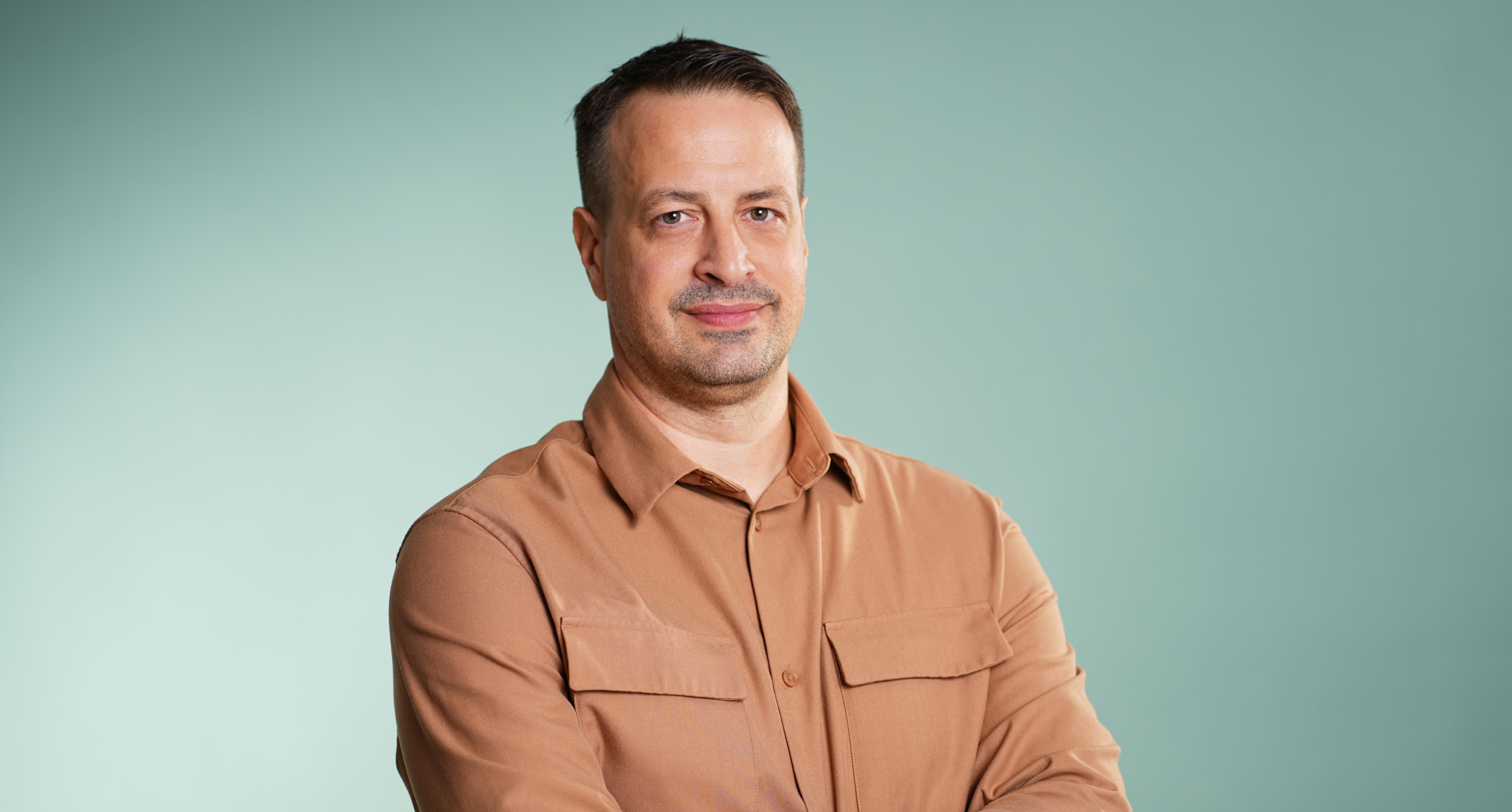 Simon Hof ist Ausbildungs-Chef der RTL Journalistenschule - frisches ...