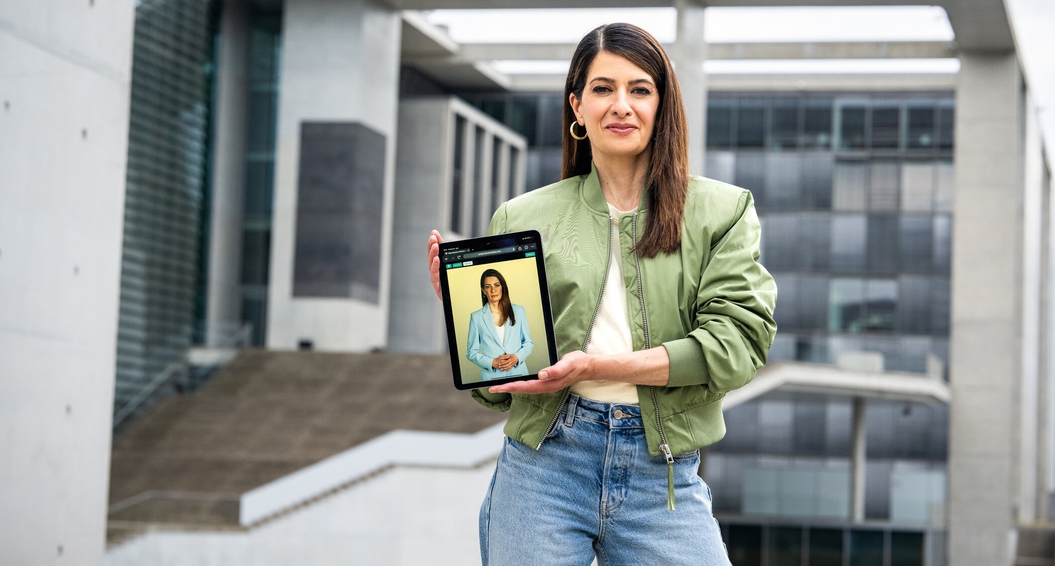 Doppelte Linda: Was die ProSieben-Moderatorin Linda Zervakis mit ihrem ...