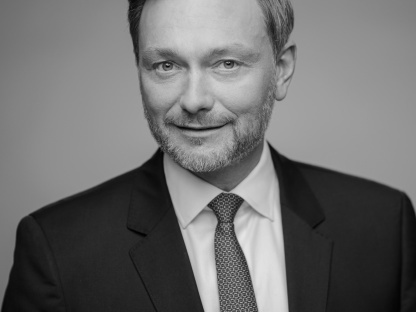 Wegen Beziehung mit Luisa Neubauer: WDR verteidigt Louis Klamroth ...