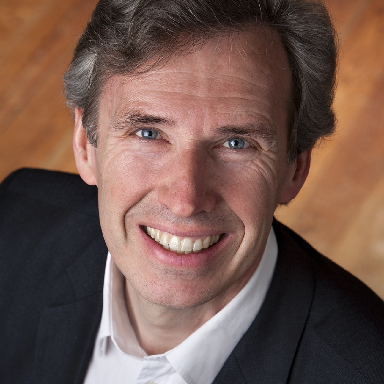 kress.de: Dr. Dirk Hansen